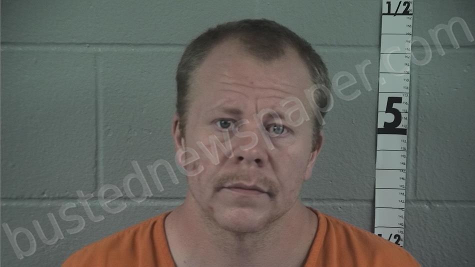 Hollen, Travis K | 2025-12-28 04:03:00 Washington County, Indiana Booking